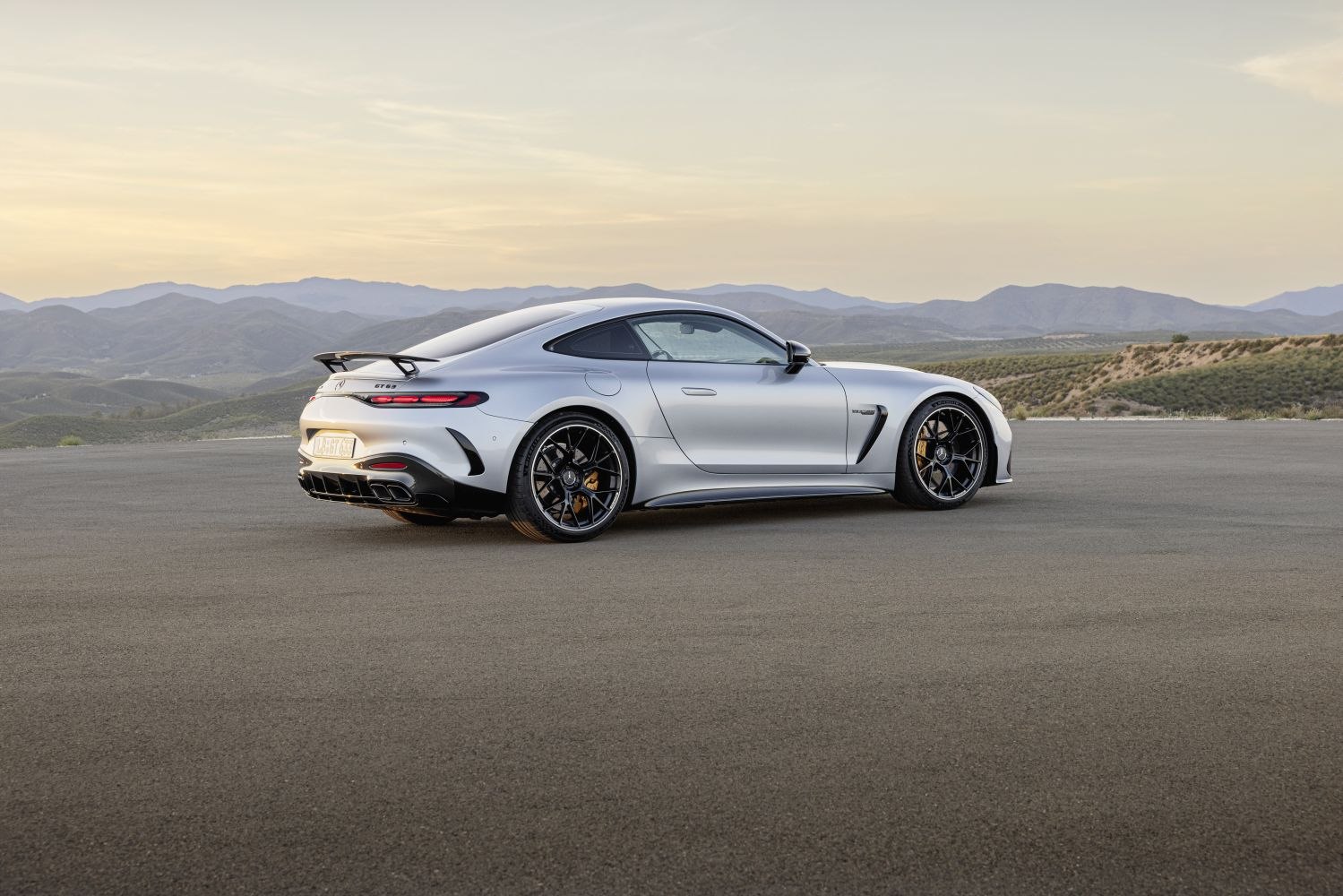 Mercedes-Benz AMG GT (C192) 55 V8 (476 Hp) 4MATIC+ AMG SPEEDSHIFT MCT 9G